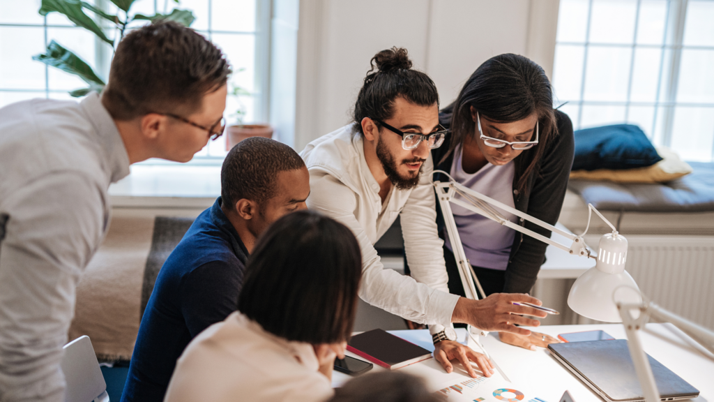 Cómo diseñar un plan de incentivos para empleados - Blog QServus