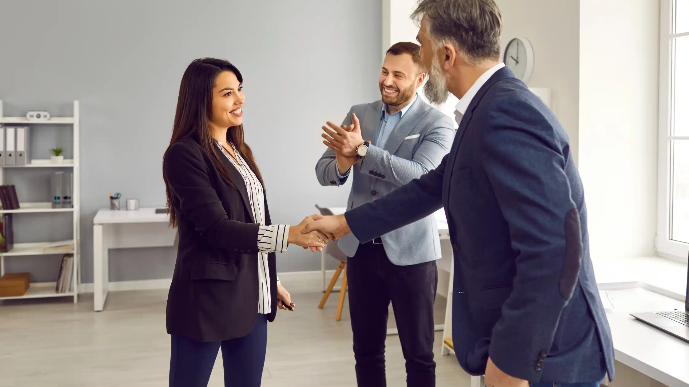 Cómo felicitar al equipo de la manera correcta: un libro de jugadas ...