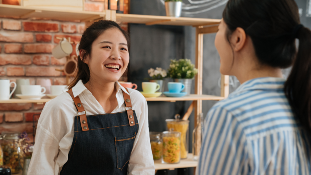 ¿Cuáles son los beneficios de saber escuchar al cliente? - Blog QServus